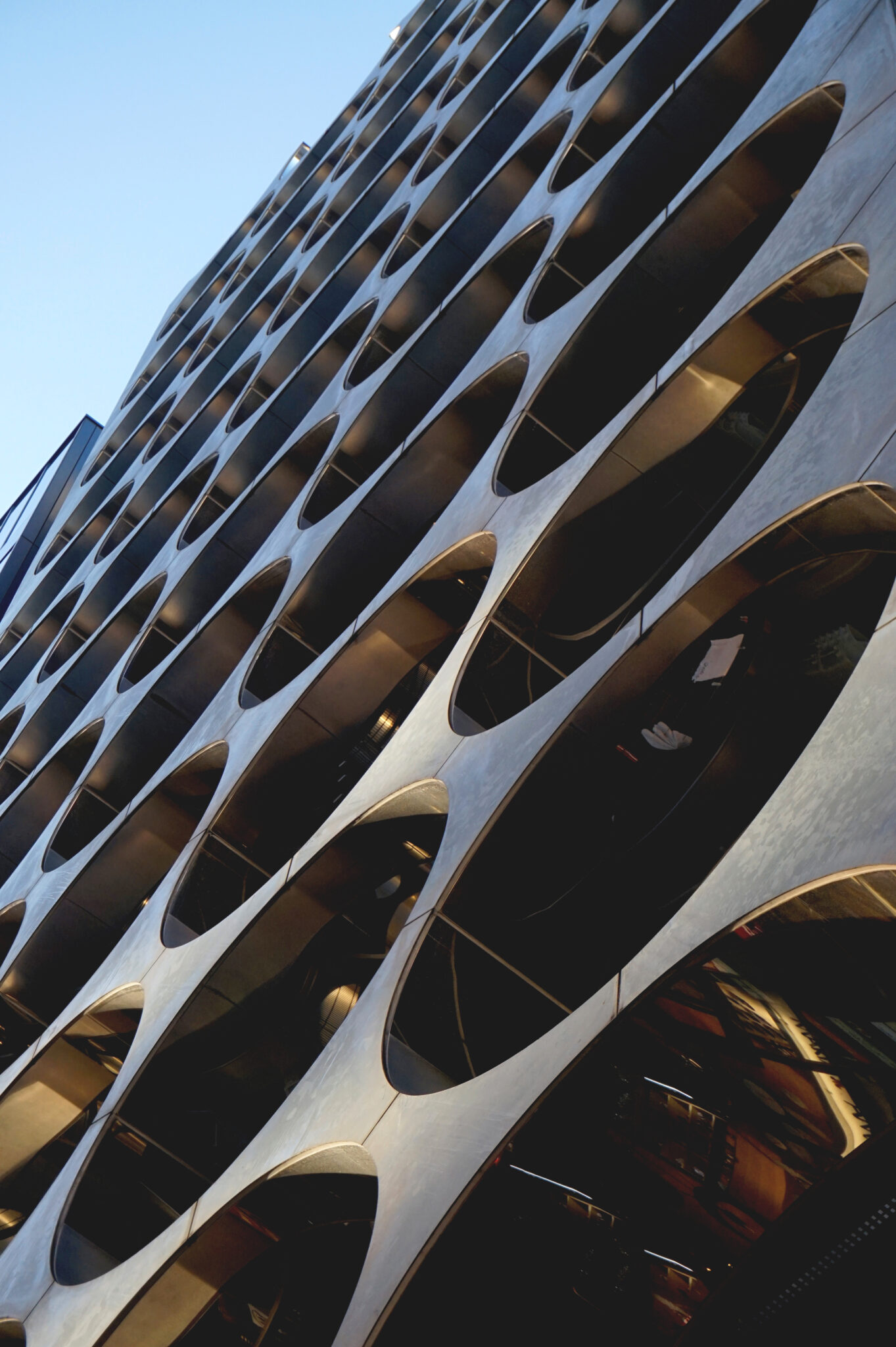 Alpha Matrix Building - 株式会社フロント